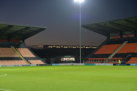 __COUNT__ imágenes de Barnet vs Potters Bar Town, Emirates FA Cup 4th ...