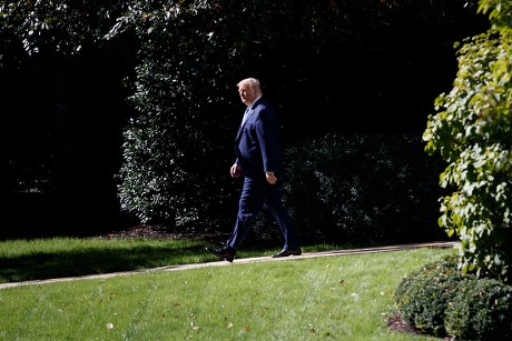 Us President Donald Trump Walks Oval Editorial Stock Photo - Stock ...