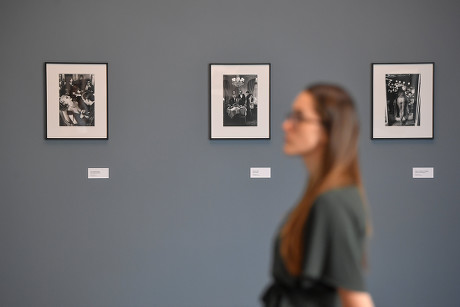 __COUNT__ imágenes de Exhibition of German photographer Helmut Newton ...