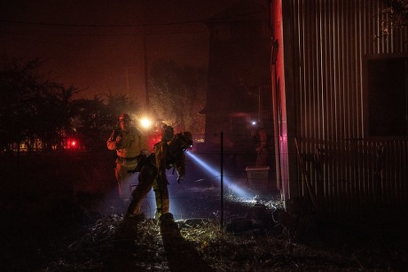 Kincade Fire wildfire, Healdsburg, USA - 27 Oct 2019 Stock Pictures ...