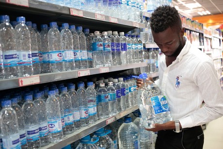 Man Looks Bottled Water Sale Supermarket Editorial Stock Photo - Stock ...