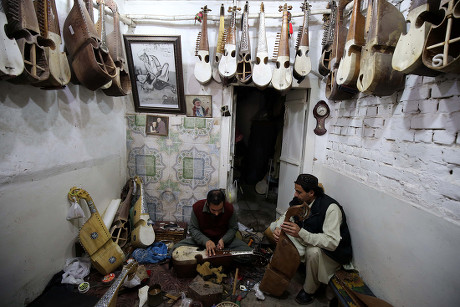 Pakistani Craftsmen Make Traditional Instrument Called Editorial Stock ...
