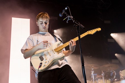 __COUNT__ Sam Fender in concert at the O2 Academy, Leeds, UK - 28 Nov ...