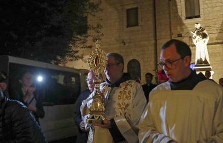 Relic of the Holy Crib of the Child Jesus arrives in Jerusalem - 29 Nov ...