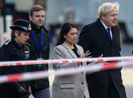 Metropolitan Police Forensics Team Making Final Editorial Stock Photo ...