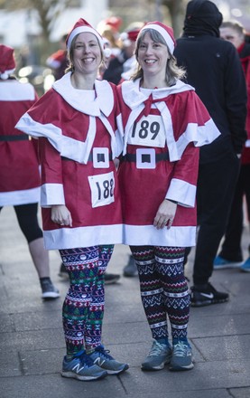 Twins Emma Sarah Participants Annual Thatcham Editorial Stock Photo ...