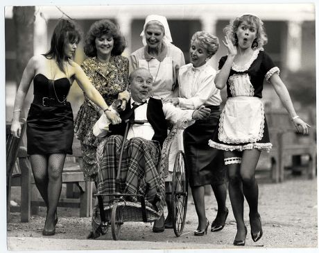 46 Television programmes liz Stock Pictures, Editorial Images and Stock ...