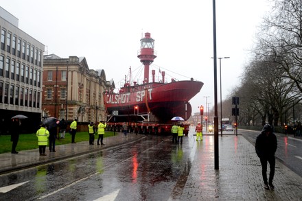 Calshot Spit Light Boat is moved to Solent Sky Museum, Southampton ...