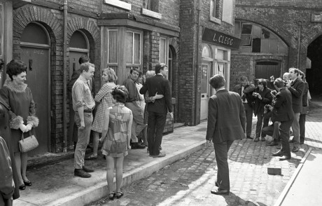 Photocall Outside New Exterior Coronation Street - Foto de stock de ...