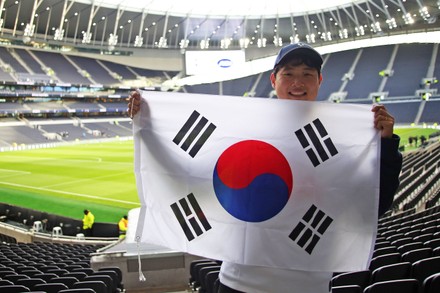 South Korean Tottenham Fan Tottenham Hotspur Editorial Stock Photo ...