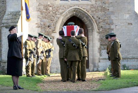 Soldiers Carry Flagdraped Coffin Rifleman Andrew Editorial Stock Photo ...