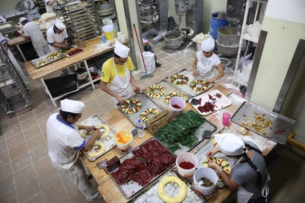 Bakers Make Roscas De Reyes Pastry Editorial Stock Photo - Stock Image ...