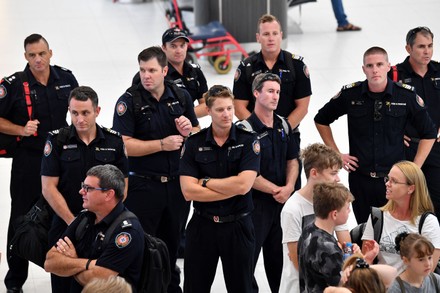 Firefighters Queenslands Fire Emergency Services Qfes Editorial Stock ...