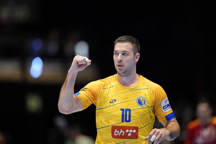 Bosniaherzegovinas Goalkeeper Benjamin Buric Reacts During Editorial ...
