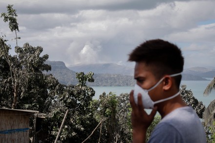 Man Wears Mask Taal Volcano Continues Editorial Stock Photo - Stock ...