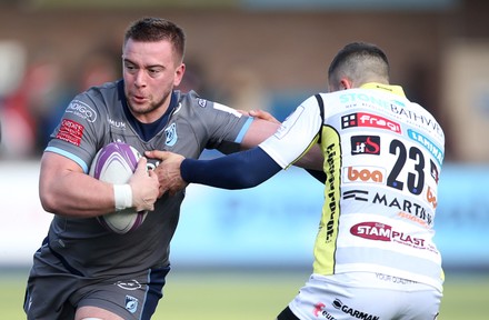 Ethan Lewis Cardiff Blues Charges Down Editorial Stock Photo - Stock ...