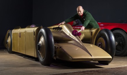 250 Golden arrow Stock Pictures, Editorial Images and Stock Photos ...