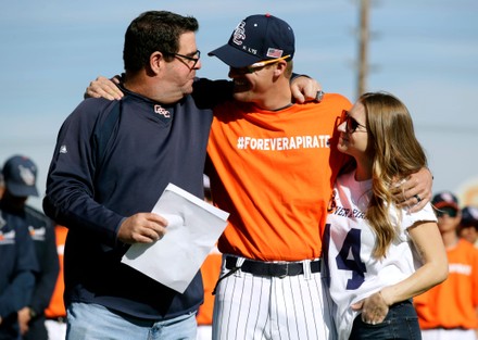 Tony Altobelli L Hugs Associate Head Editorial Stock Photo - Stock ...