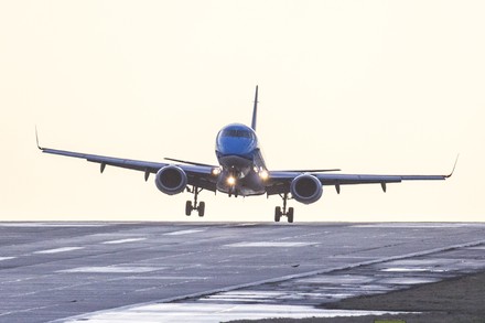 Klm Aircraft Struggles Land Strong Winds Editorial Stock Photo - Stock ...