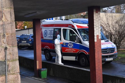 Polish Medical Staff Arrive Ambulance Independent Editorial Stock Photo ...