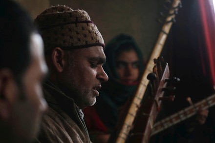 Kashmiri Muslim Girl Plays Instrument Sings Editorial Stock Photo ...