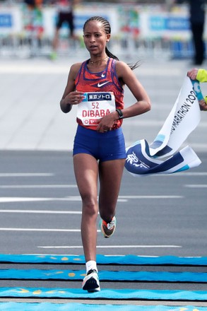 Birhane Dibaba Ethiopia Crosses Finish Line Editorial Stock Photo ...