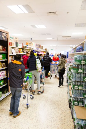 Tescos Superstore Purley Crowded 8am Shoppers Editorial Stock Photo ...