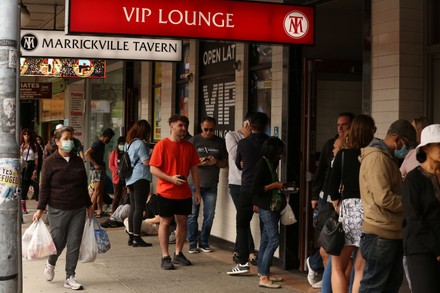 People Queue Outside Centrelink Office Australian Editorial Stock Photo ...