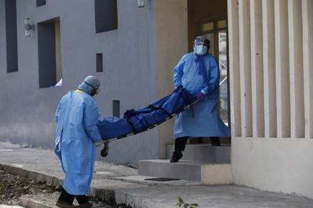 Funeral Service Workers Wearing Protective Gear Editorial Stock Photo ...