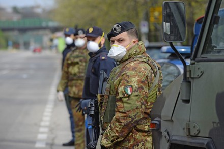Italian Soldiers Law Enforcement Officers Conduct Editorial Stock Photo ...