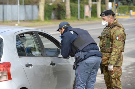 Italian Soldiers Law Enforcement Officers Conduct Editorial Stock Photo ...