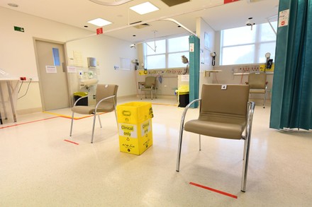 Portable Oxygen Respirator Coronavirus Isolation Room Editorial Stock ...