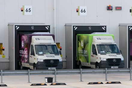 OCADO ERITH LARGEST CUSTOMER FULFILMENT CENTRE Editorial Stock Photo ...