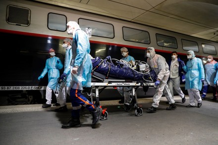 Medical Staff Embark Patient Infected Covid19 Editorial Stock Photo ...