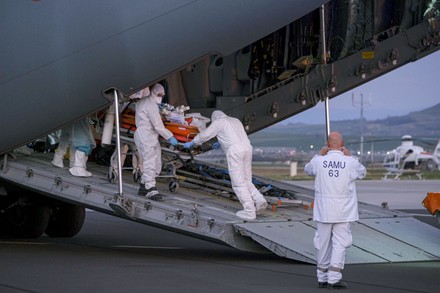 86 Aboard ambulances Stock Pictures, Editorial Images and Stock Photos ...