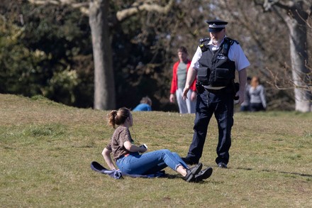 London Uk Police Officer Speaks Member Editorial Stock Photo - Stock ...