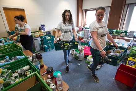 Refuweegee Volunteers Organise Deliveries Families Need Editorial Stock ...