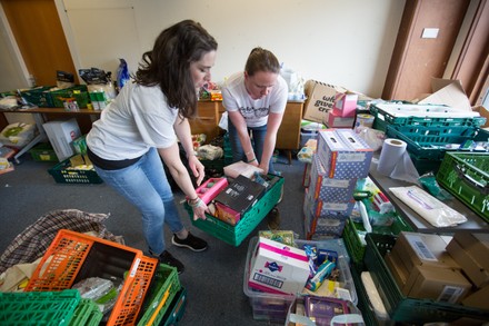 Refuweegee Volunteers Organise Deliveries Families Need Editorial Stock ...