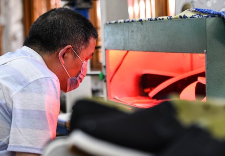 Worker Makes Handmade Shoes Zhanqi Village Editorial Stock Photo ...