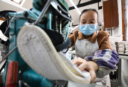 Worker Makes Handmade Shoes Zhanqi Village Editorial Stock Photo ...
