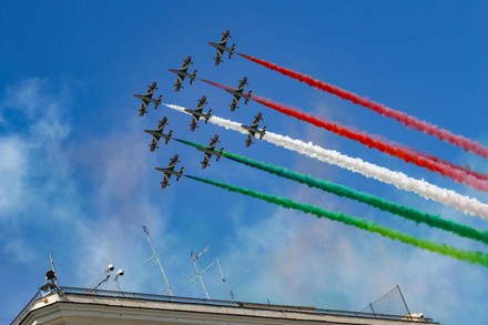Italian Air Forces Aerobatic Demonstration Team Editorial Stock Photo ...