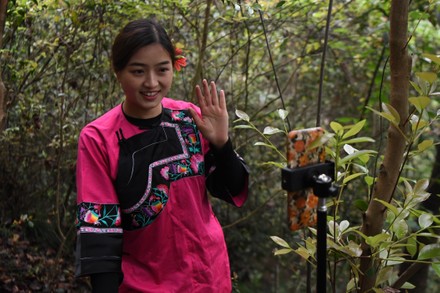 China Hunan Xiangxi College Student Celebrity Live Streaming - 23 Apr ...