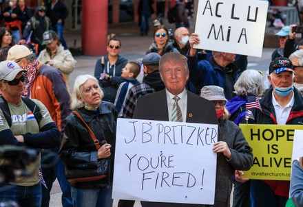 Counter Protestor Confronted By Chicago Police Editorial Stock Photo ...