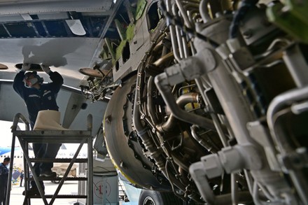 53 Aircraft maintenance team Stock Pictures, Editorial Images and Stock ...