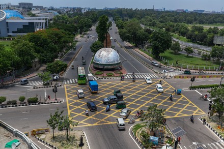 Traffic Seen Along Bijoy Sarani Road Editorial Stock Photo - Stock ...
