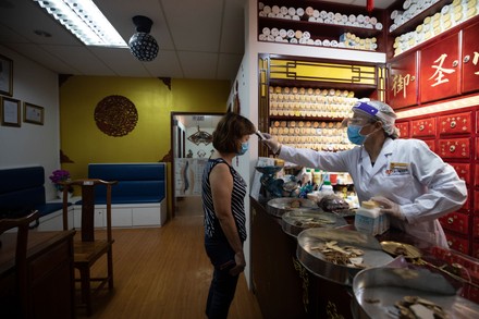 Traditional Chinese Medicine Tcm Physician Li Editorial Stock Photo ...