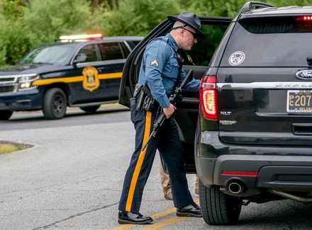 Law Enforcement Set Perimeter Search Vehicles Editorial Stock Photo ...