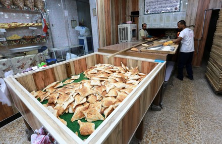 Iraqi Bakers Make Traditional Bread Known Editorial Stock Photo - Stock ...