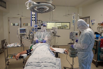 Two Doctors Intubate Patient During Demonstration Editorial Stock Photo ...