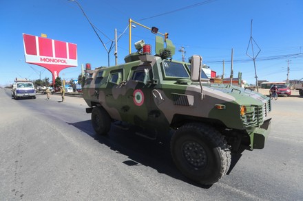 Bolivian Soldiers Guard Checkpoint City El Editorial Stock Photo ...